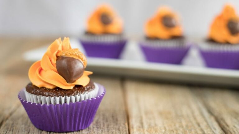 15 Fall Cupcakes to Satisfy Your Sweet Tooth This Season | She's Not ...