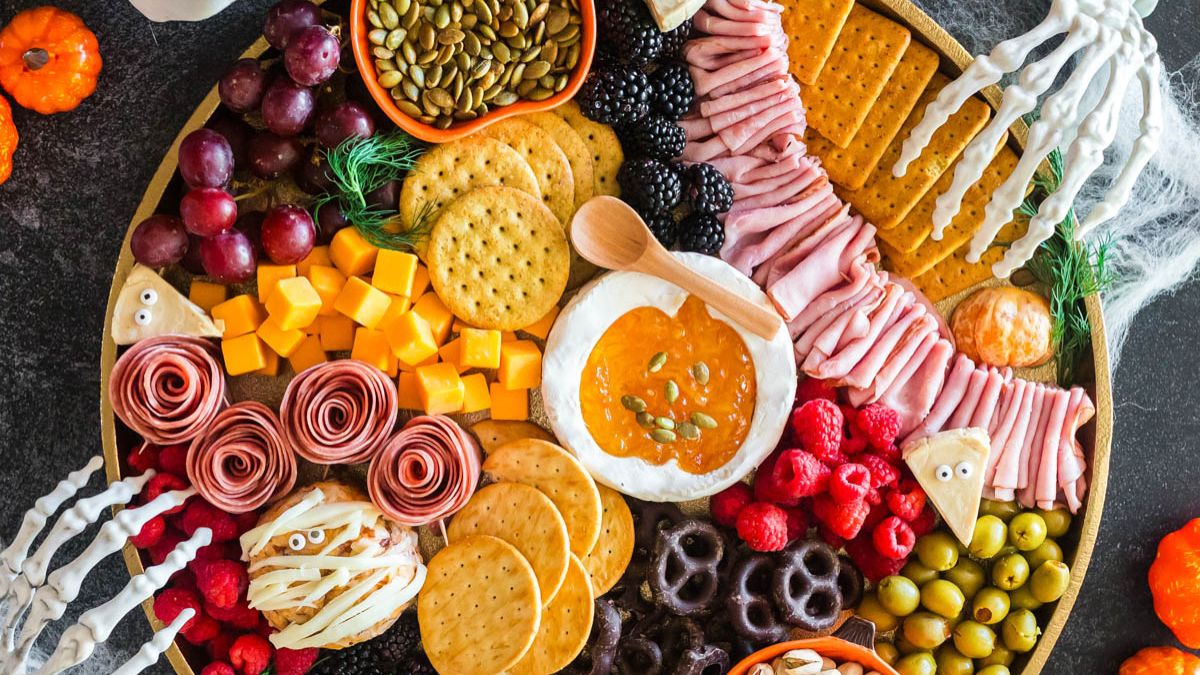 10 Spook-tacular Snacks: Halloween Party Foods to Thrill Your Guests ...