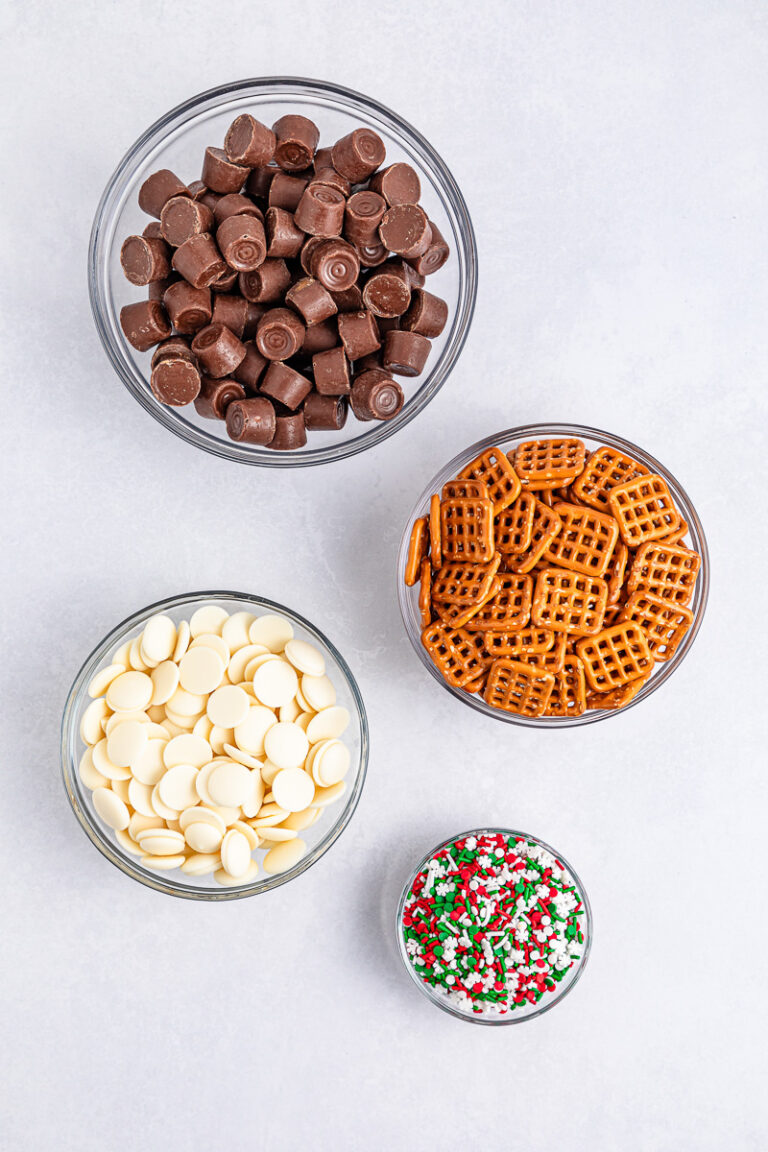 Christmas Rolo Pretzel Sandwiches | She's Not Cookin'