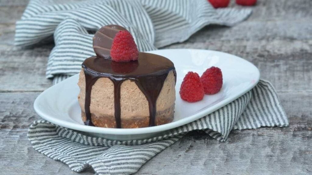 15 Perfectly Petite Mini Cheesecake Recipes for Every Occasion | She's ...